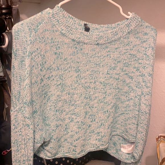 Divided | Sweaters | Nwot Cyan Knit Cropped Long Sleeve Sweater | Poshmark